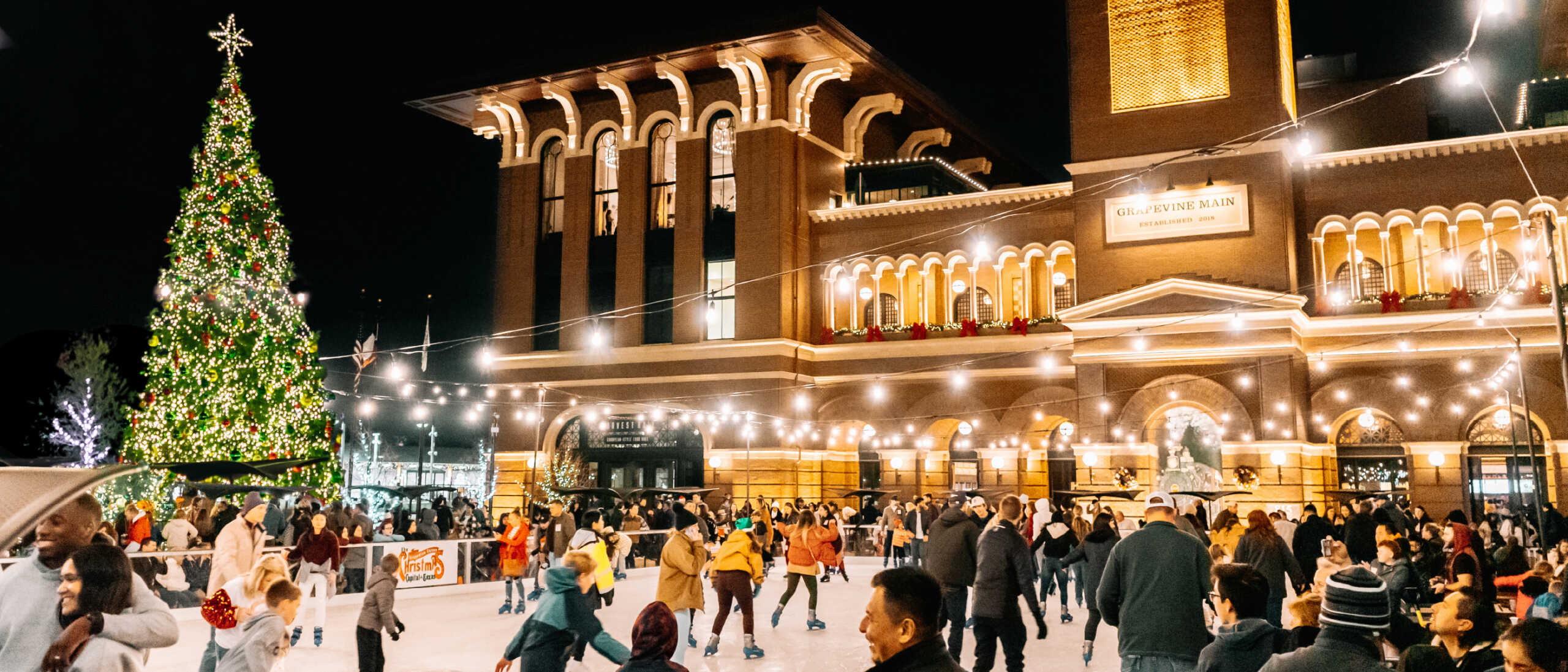 Step Into the Magic: Unforgettable Group Tours in the Christmas Capital ...